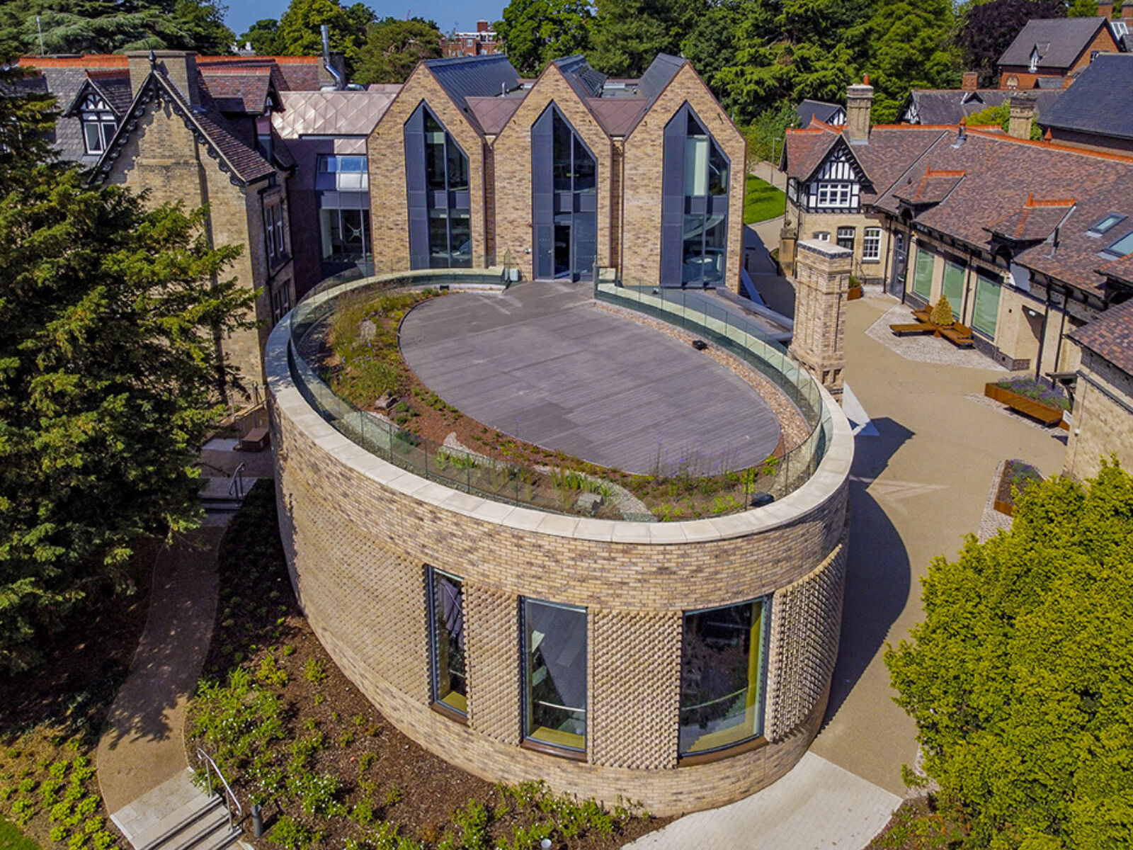 Brookfield School of Business, University of Leicester - BDA