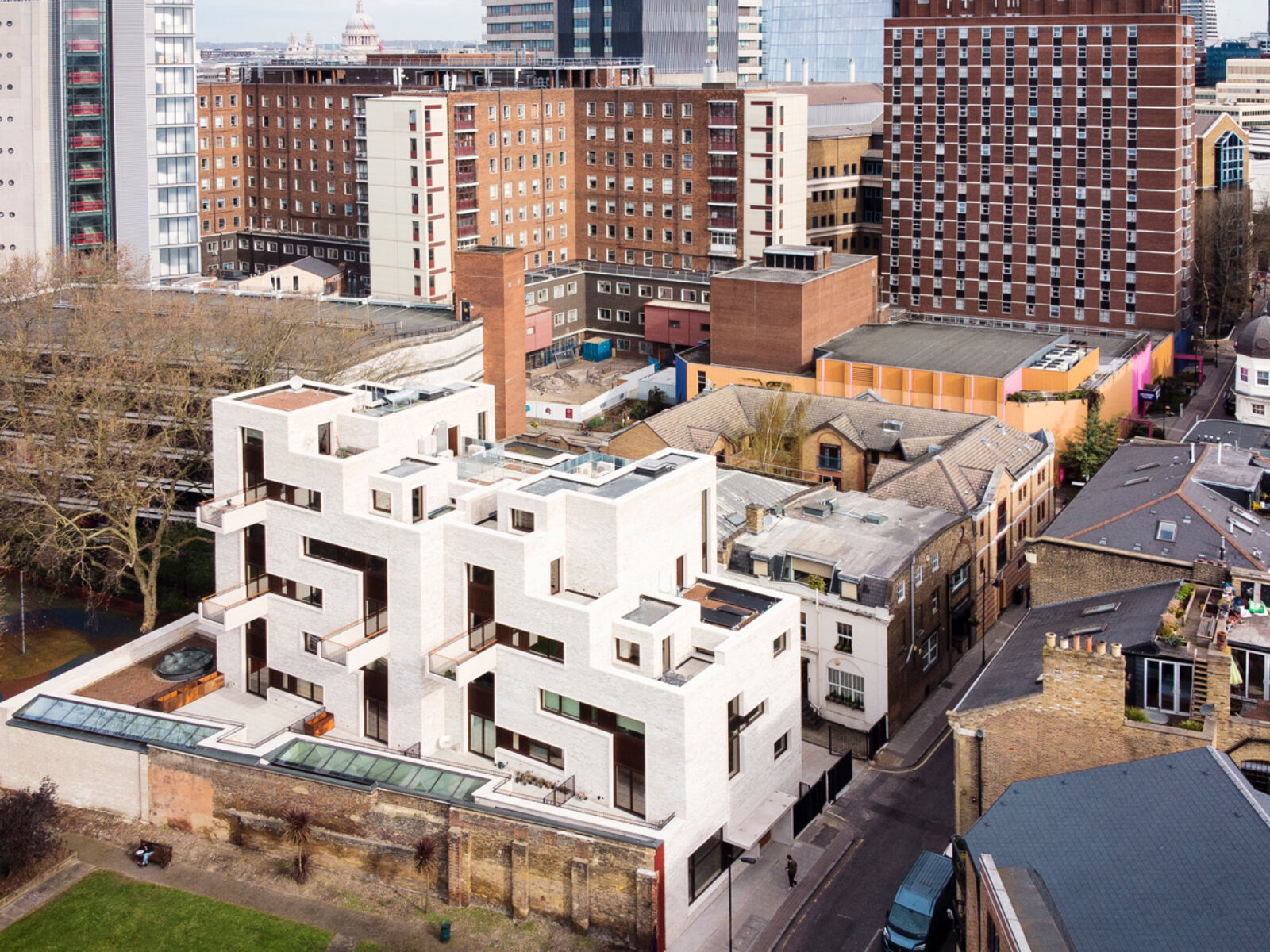 A WAREHOUSE AESTHETIC? - BDA