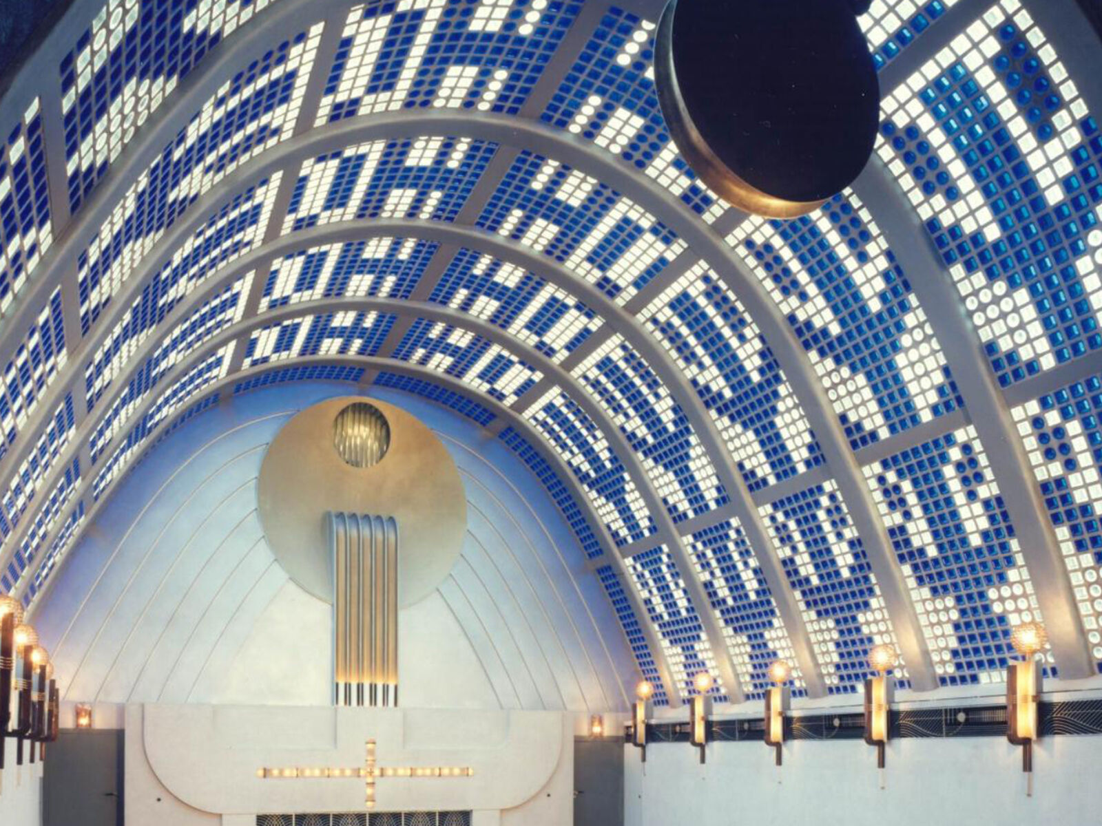 RIOTOUS ASSEMBLY: IAN LATHAM ON MAVERICK ARCHITECT AND SCULPTOR ...