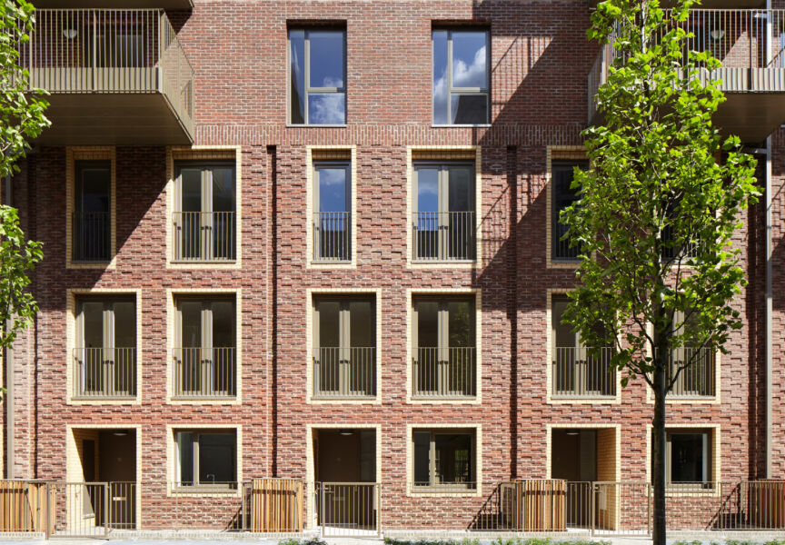 CONTEXTUAL CONTINUITY IN A RICHLY DETAILED RESIDENTIAL SCHEME - BDA
